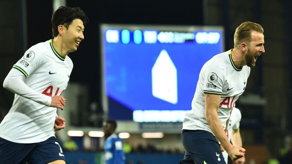 Watch: Harry Kane scores from the spot to make it 1-0 after Romero is ...