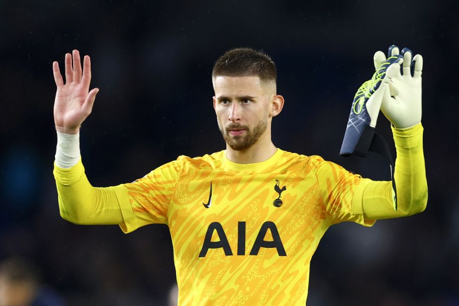 Guglielmo Vicario: Spurs players react as goalkeeper drops injury news